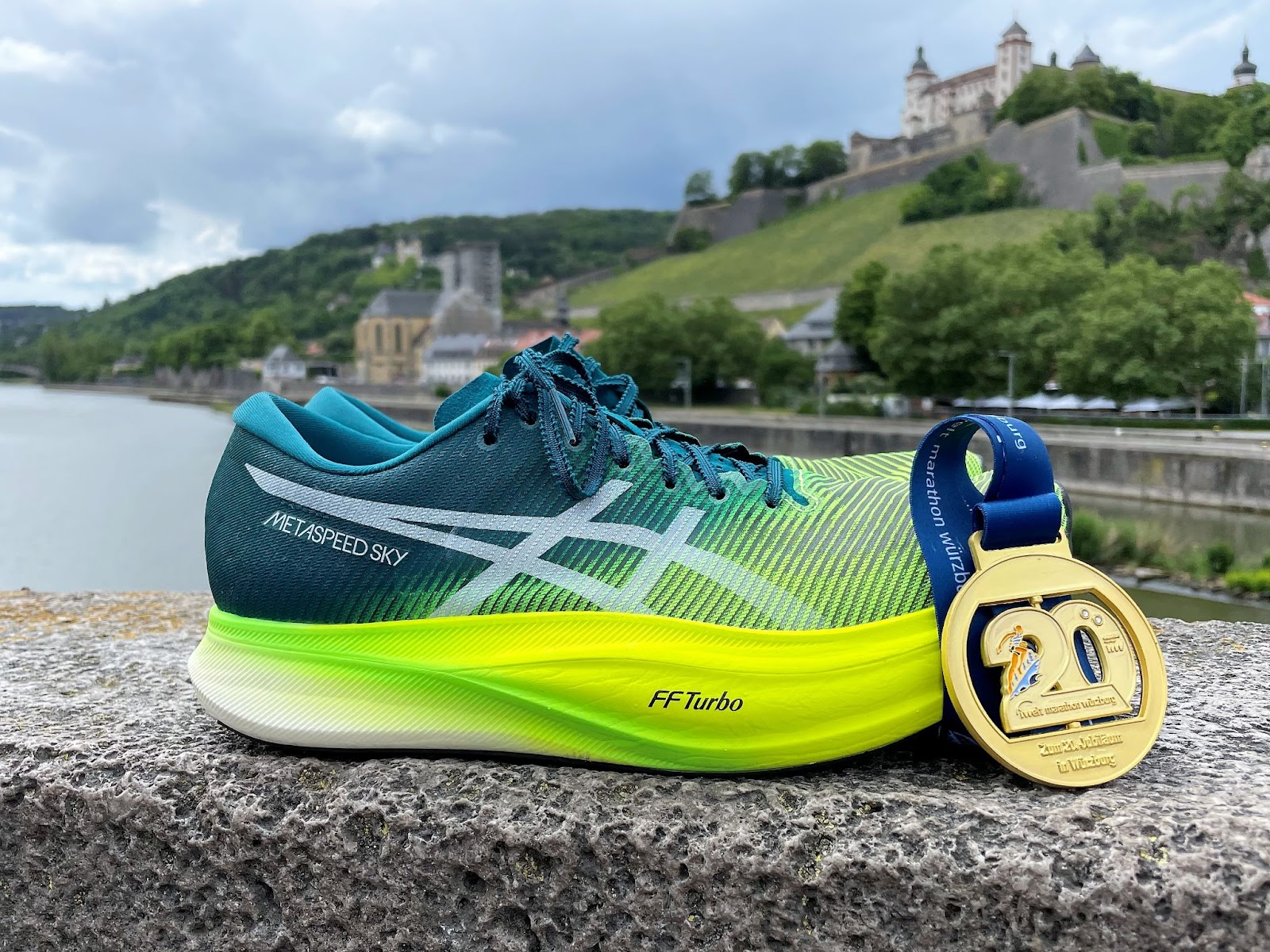 Đánh giá chi tiết ASICS Metaspeed Sky + - Runningshoes.vn